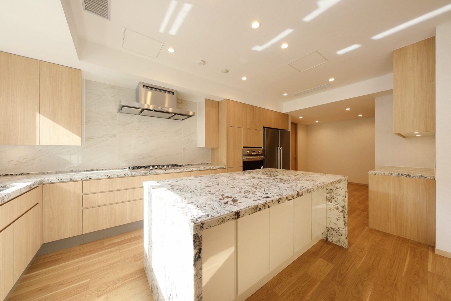 Homat Sharon | Sun Realty